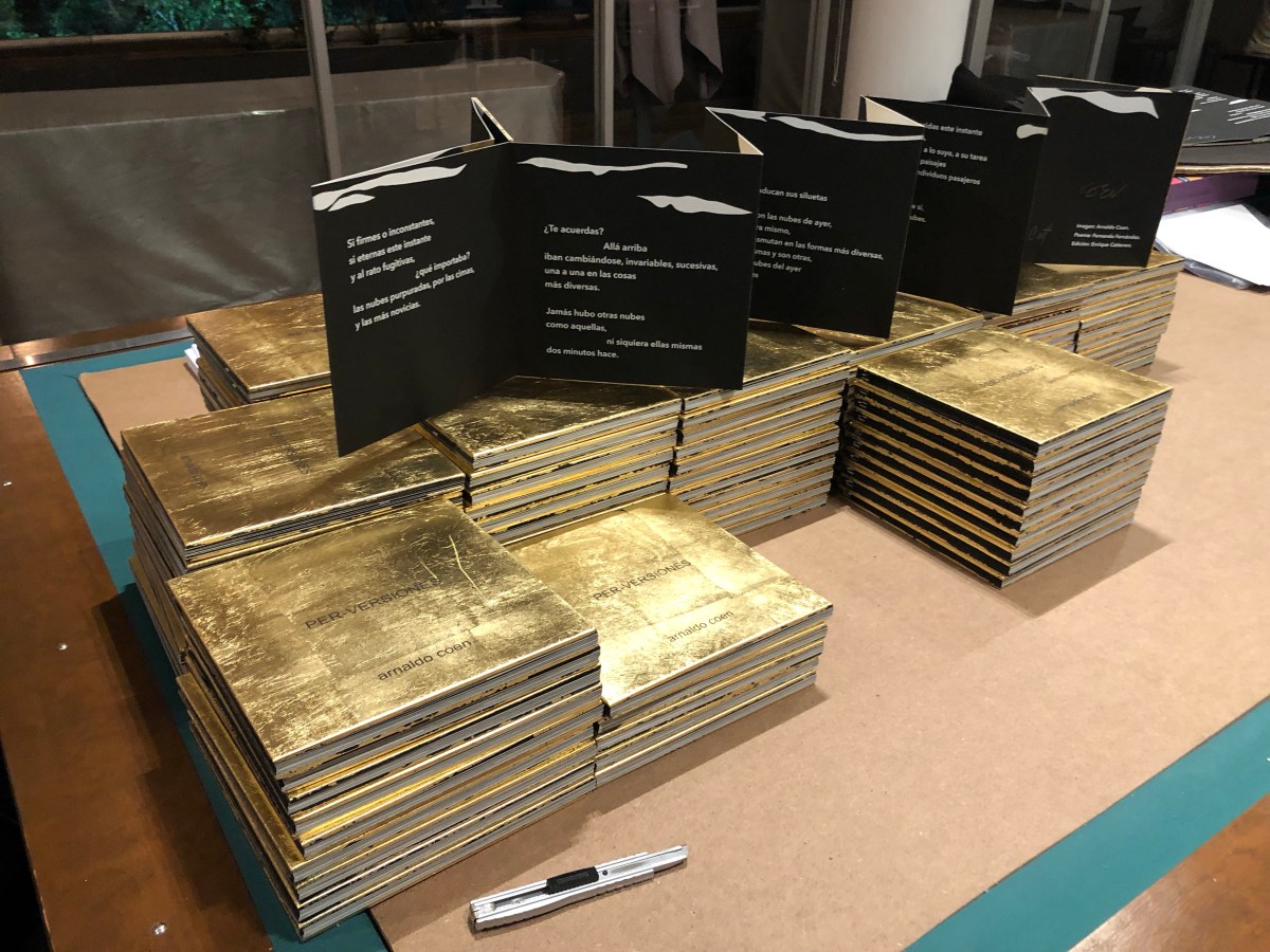 Firmados y numerados – Siglo en la brisa